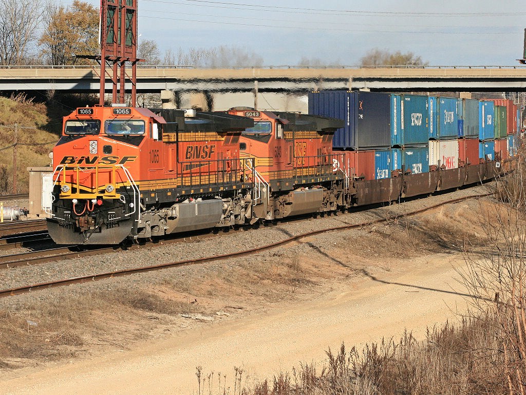 BNSF 1065